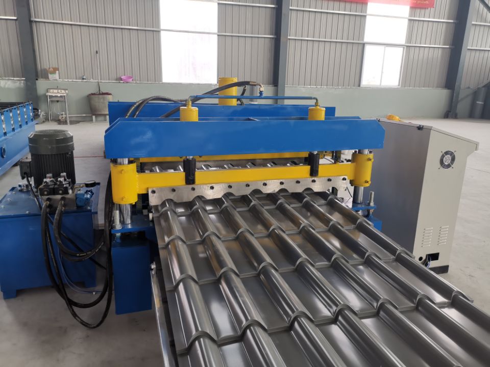 Roman Tile Mabati Sheet Roll Forming Machine - Buy Corrugated mabati ...